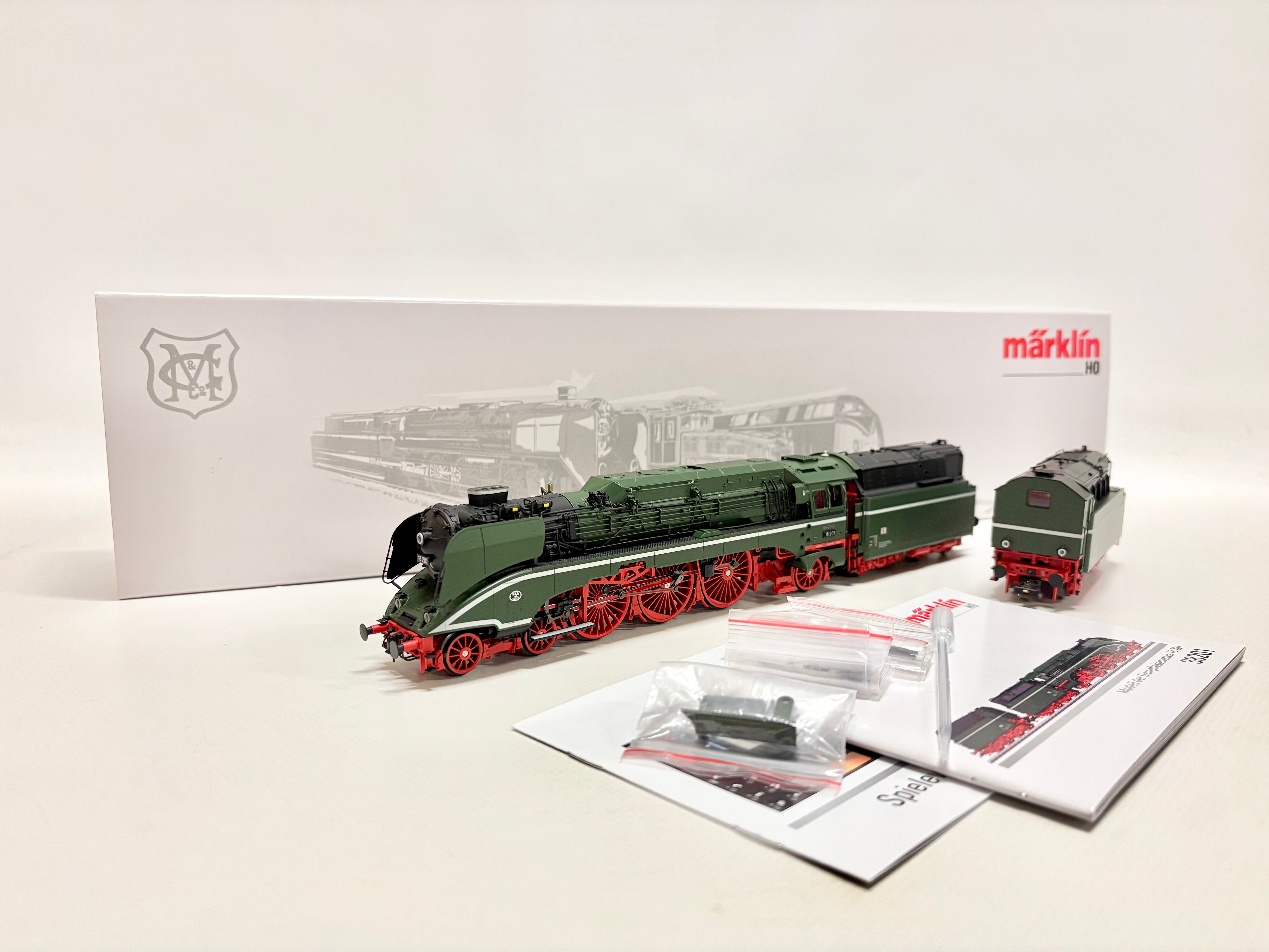 Märklin 38201 Mfx+ Digital & Sound Dampflok Br 18 201 mit Zusatztender ...